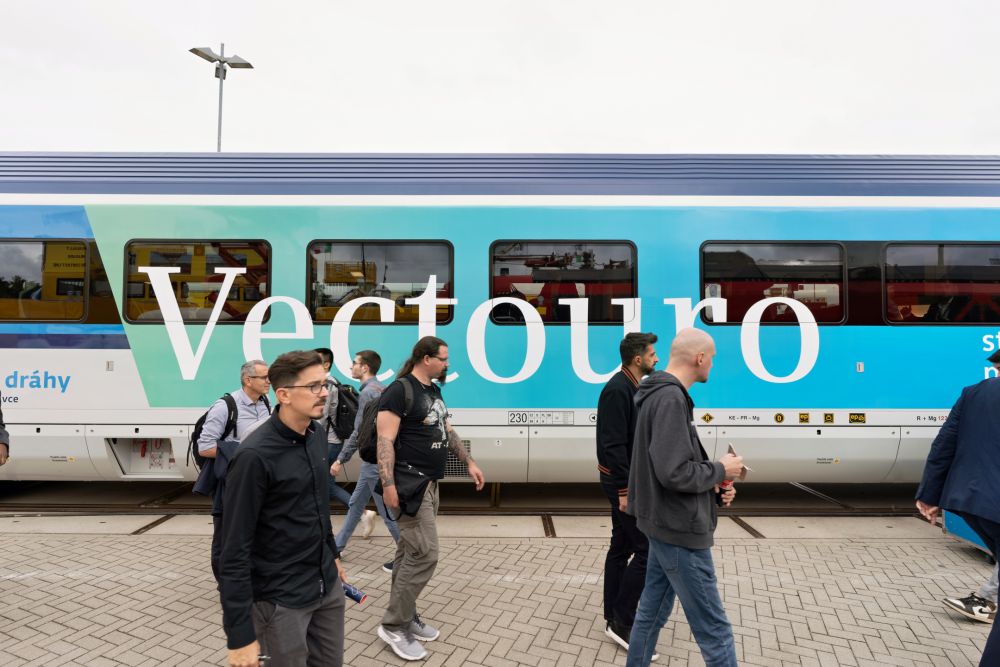 Siemens Mobility setzt mit Vectrain und dem 230 km/h schnellen Vectron ...